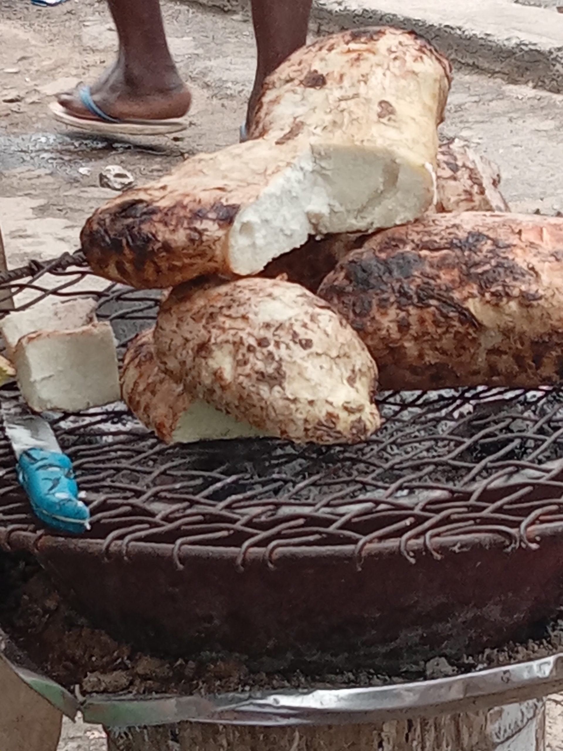Igname braisée: le troisième repas populaire des Ivoiriens – Laurent ...